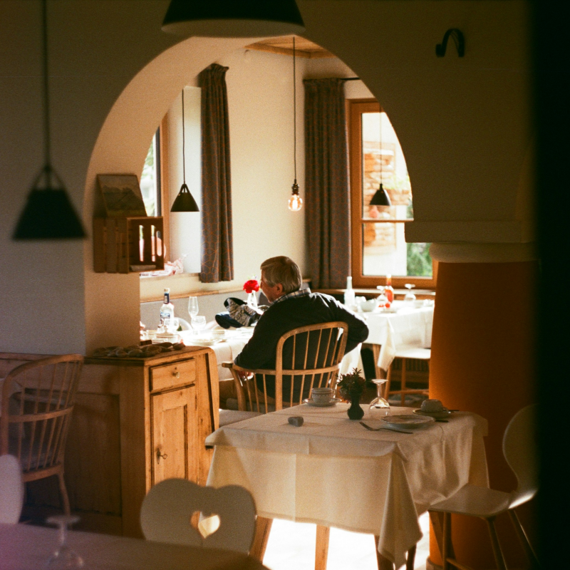 Independence Made Easy: Simple Home Safety Tips and Bed Helpers for Seniors - Epachois